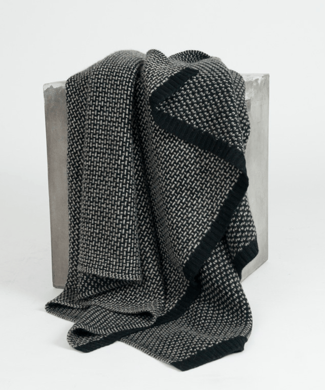 Pillows & Throws – Stephenson House