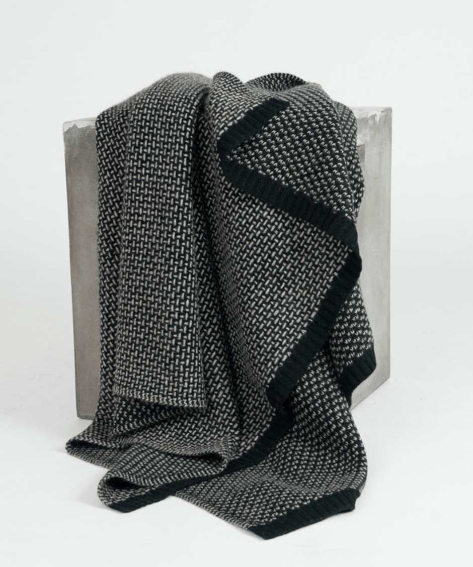 Pillows & Throws – Stephenson House